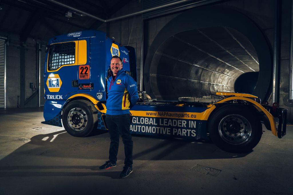 NAPA RACING UK REUNITES WITH PAUL RIVETT FOR A SUPER-SIZED SEASON IN ...